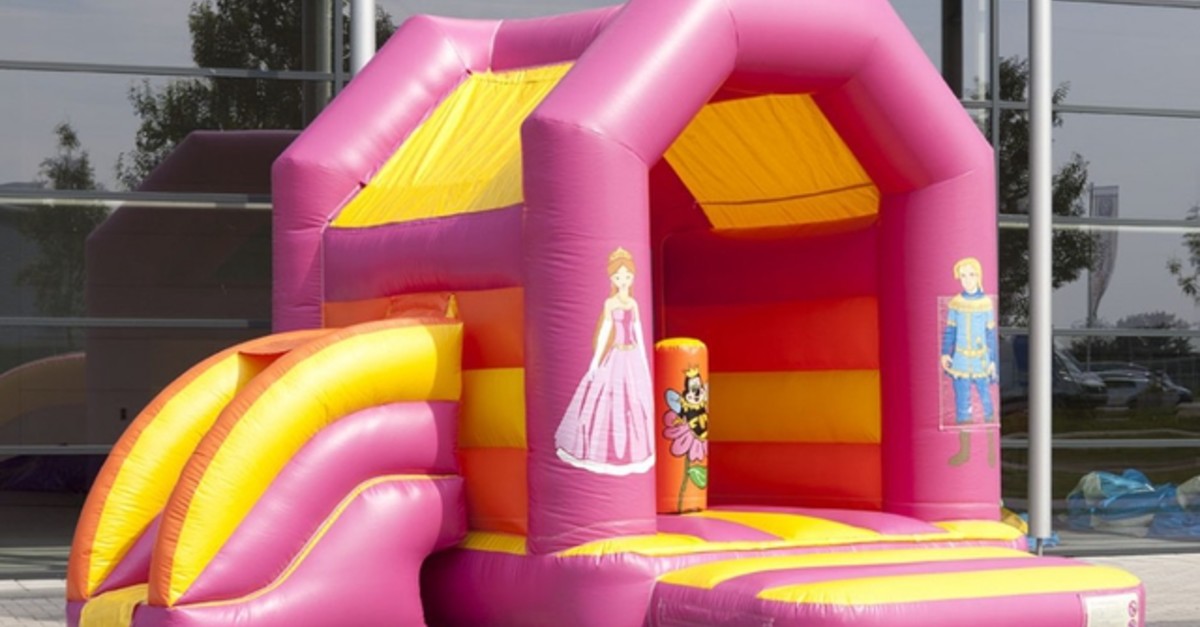 Hüpfburg Midi Prinzessin mit Rutsche gebraucht - Hüpfburg-Shop.de